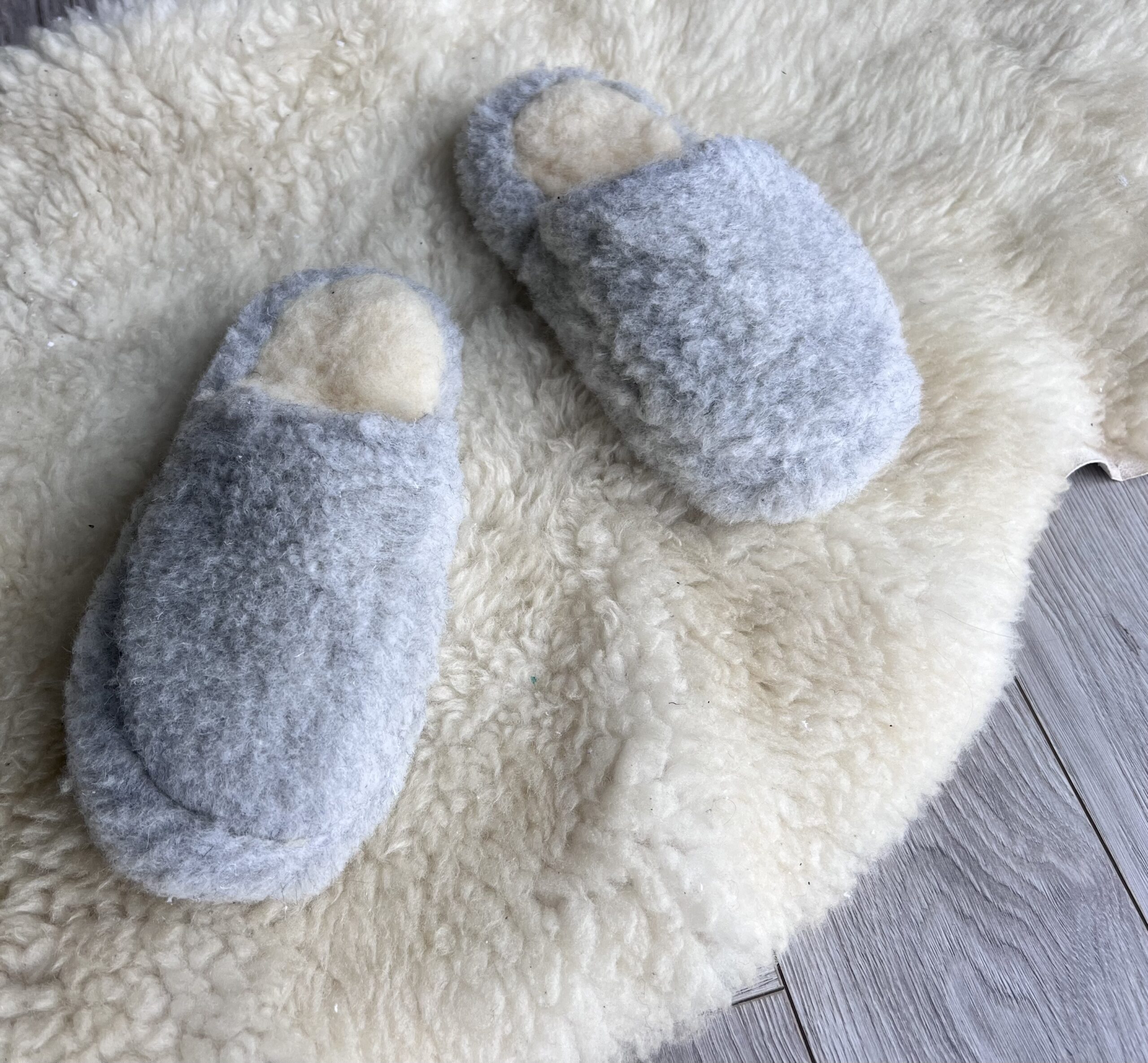 WOOLLAND natūralios merino vilnos šlepetės Pelenė | Wool Land